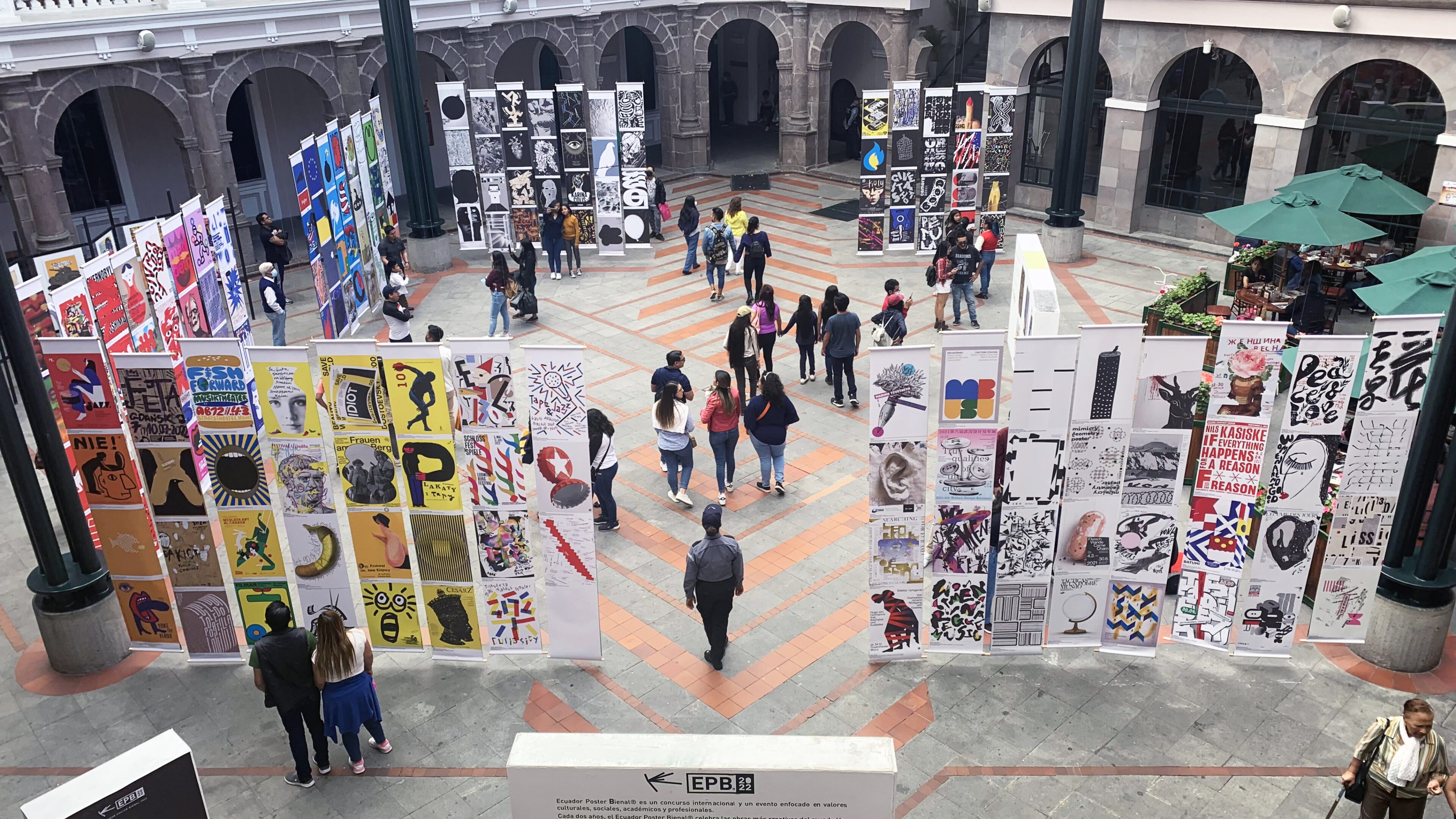 Ecuador Poster Bienal: Donde el arte habla y las emociones resuenan ...